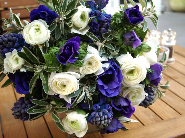 Blue and white flowers store